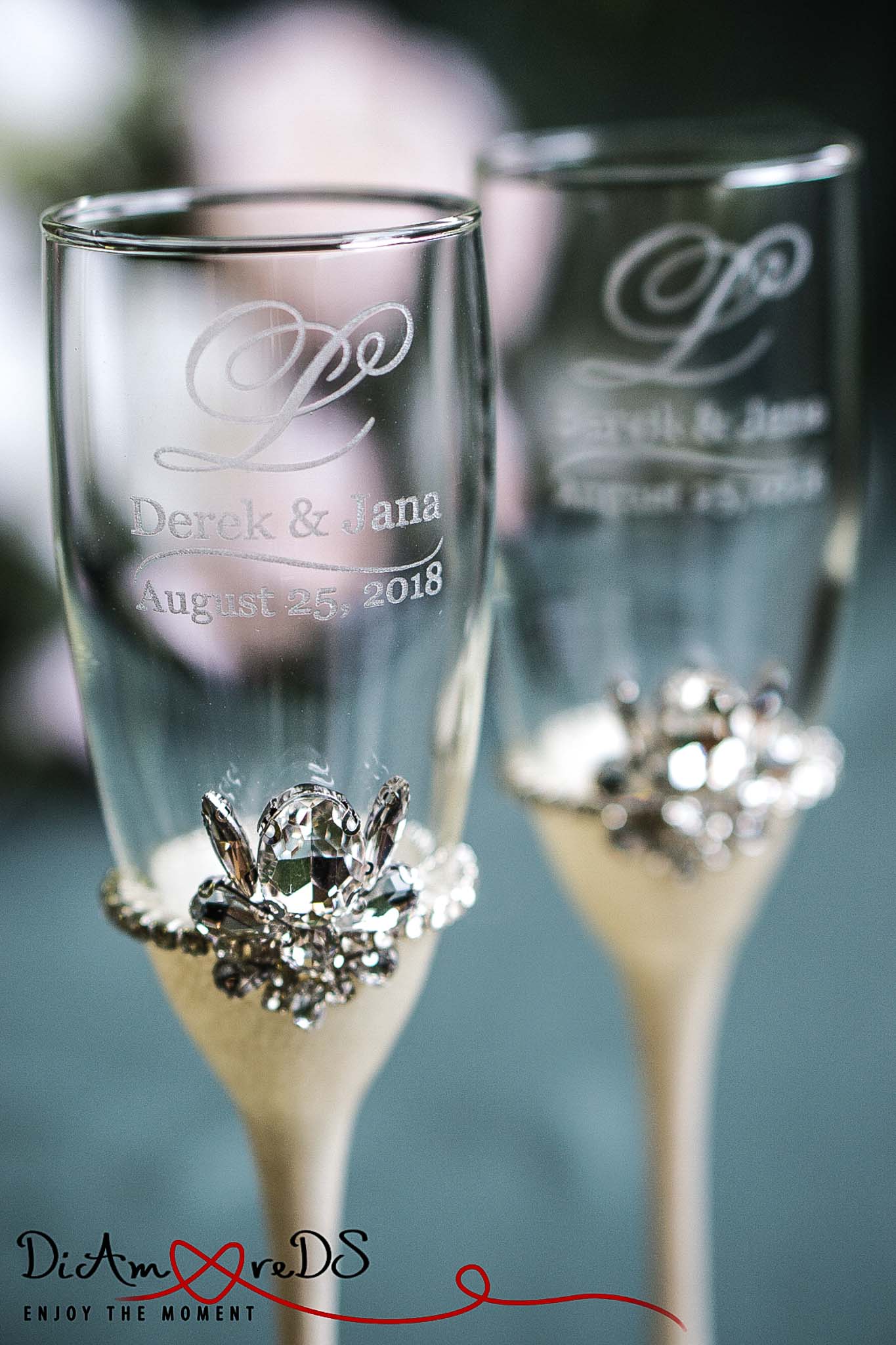Elegant Wedding Flutes for Bride & Groom 🥂- Anniversary Gifts | DiAmoreDS